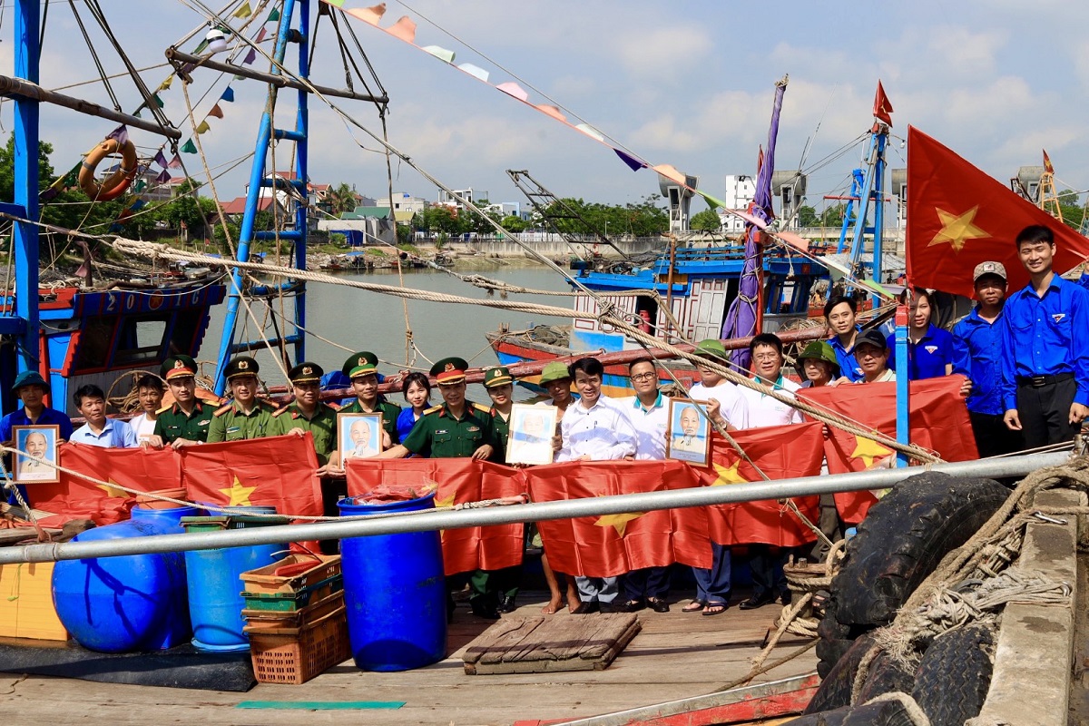 Sôi nổi các hoạt động khởi động Chiến dịch Hành quân xanh năm 2024 ...