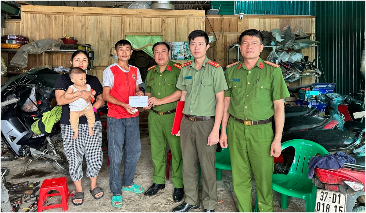 Cán bộ bảo vệ an ninh trật tự cơ sở bị thương khi giúp Nhân dân phòng ...