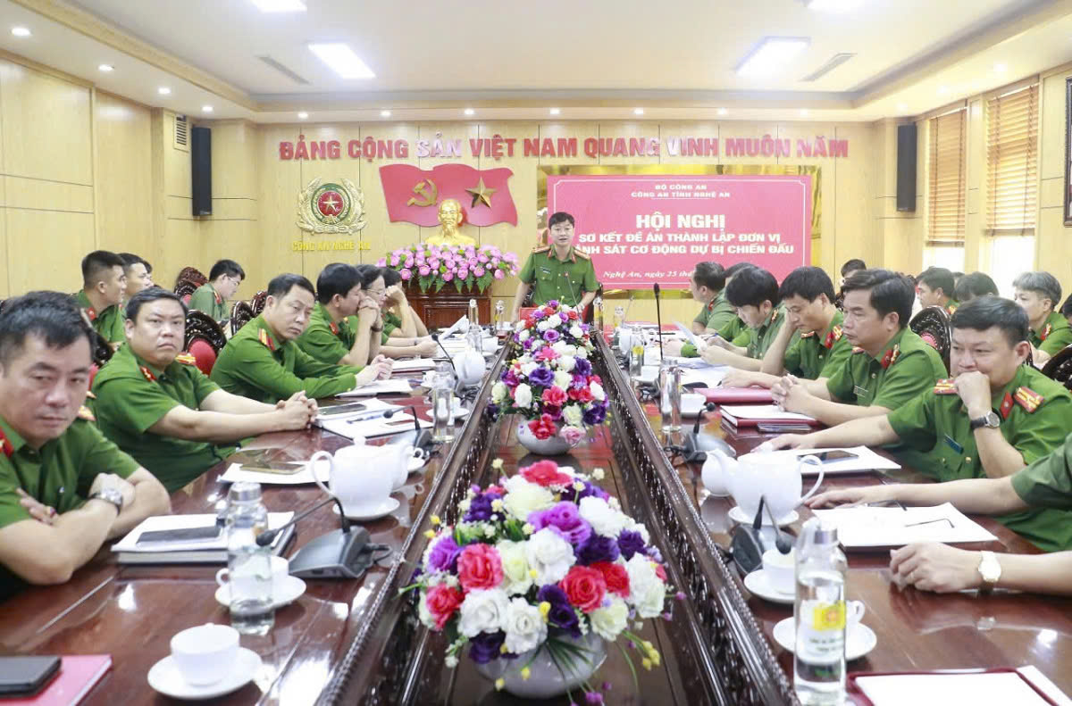 Sơ kết Đề án thành lập đơn vị Cảnh sát cơ động dự bị chiến đấu - Trang ...