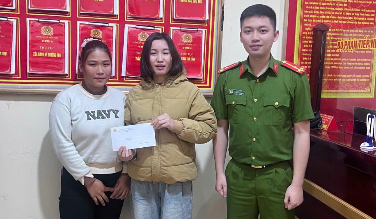 Công an xã Diễn Hoa giúp người dân nhận lại 99 triệu đồng do chuyển ...
